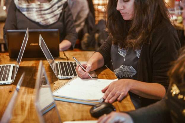 Personalised Feedback Systems Using AI: Transforming How Students Learn ...